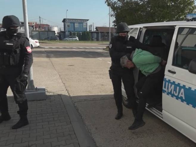 Због трговине дрогом девет особа ухапшено у Градишци ВИДЕО